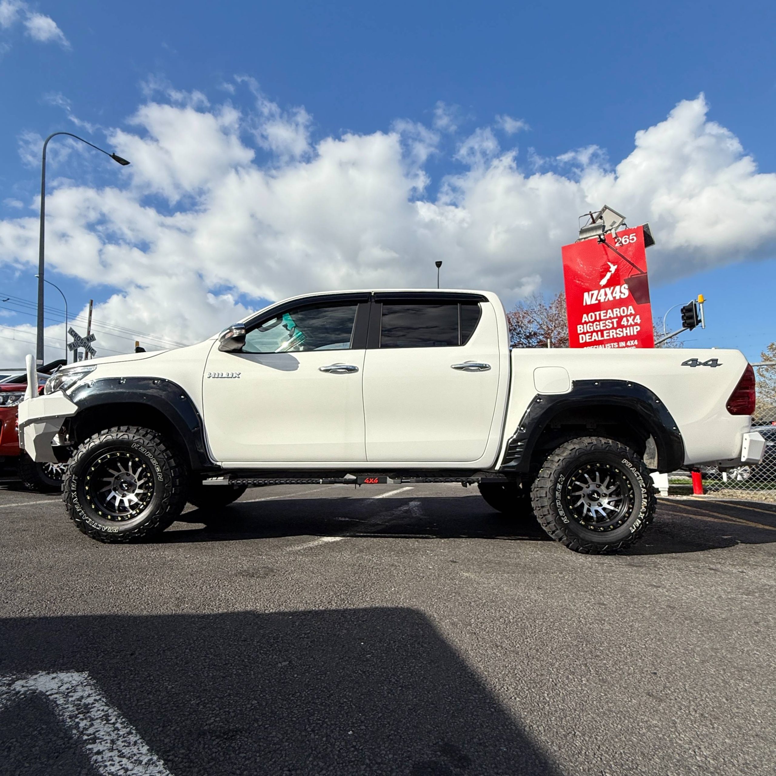 LIFTED 4X4 2019 HILUX SR5 – NZ4X4S