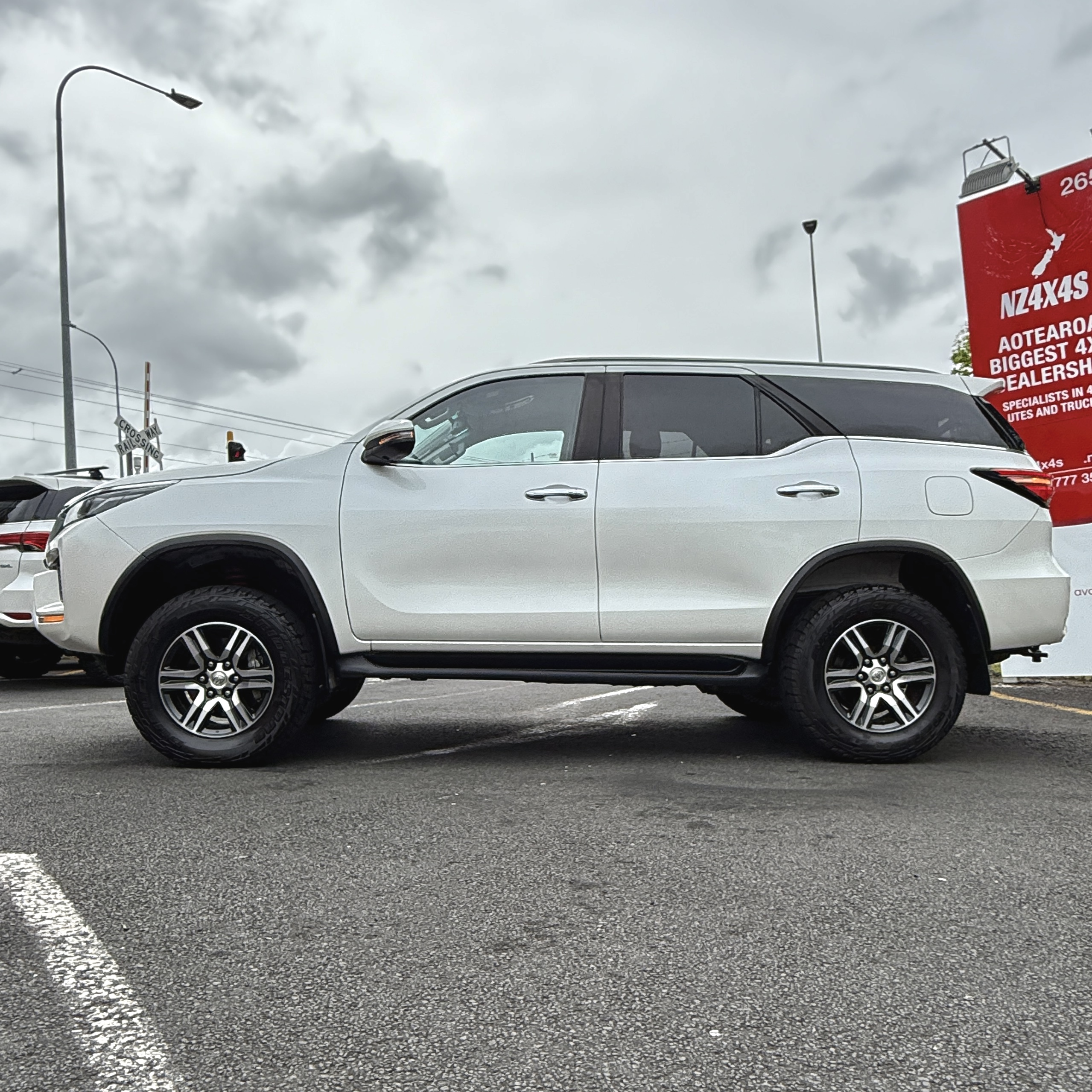LIFTED 4X4 FORTUNER GXL LIKE NEW – NZ4X4S