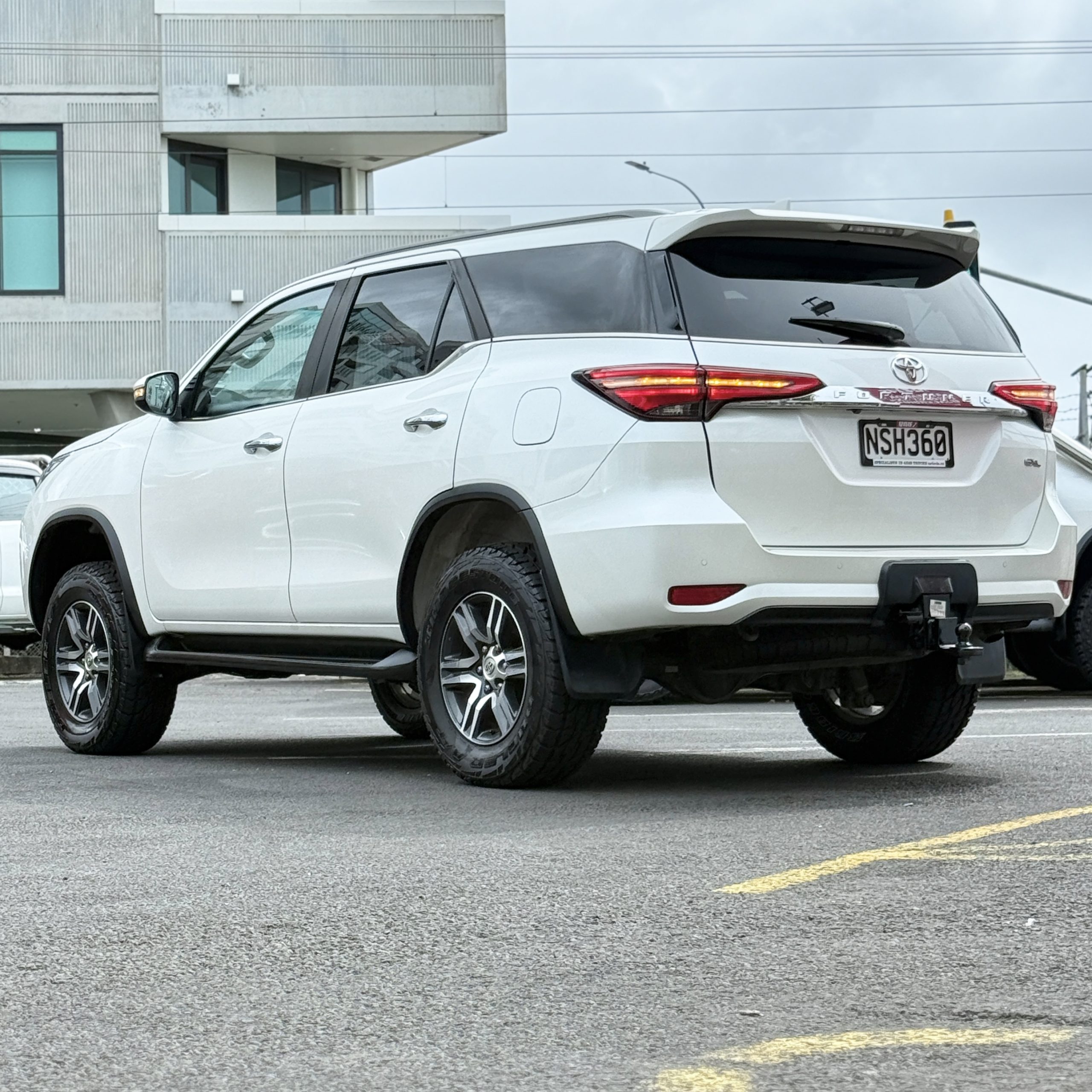 LIFTED 4X4 FORTUNER GXL LIKE NEW – NZ4X4S
