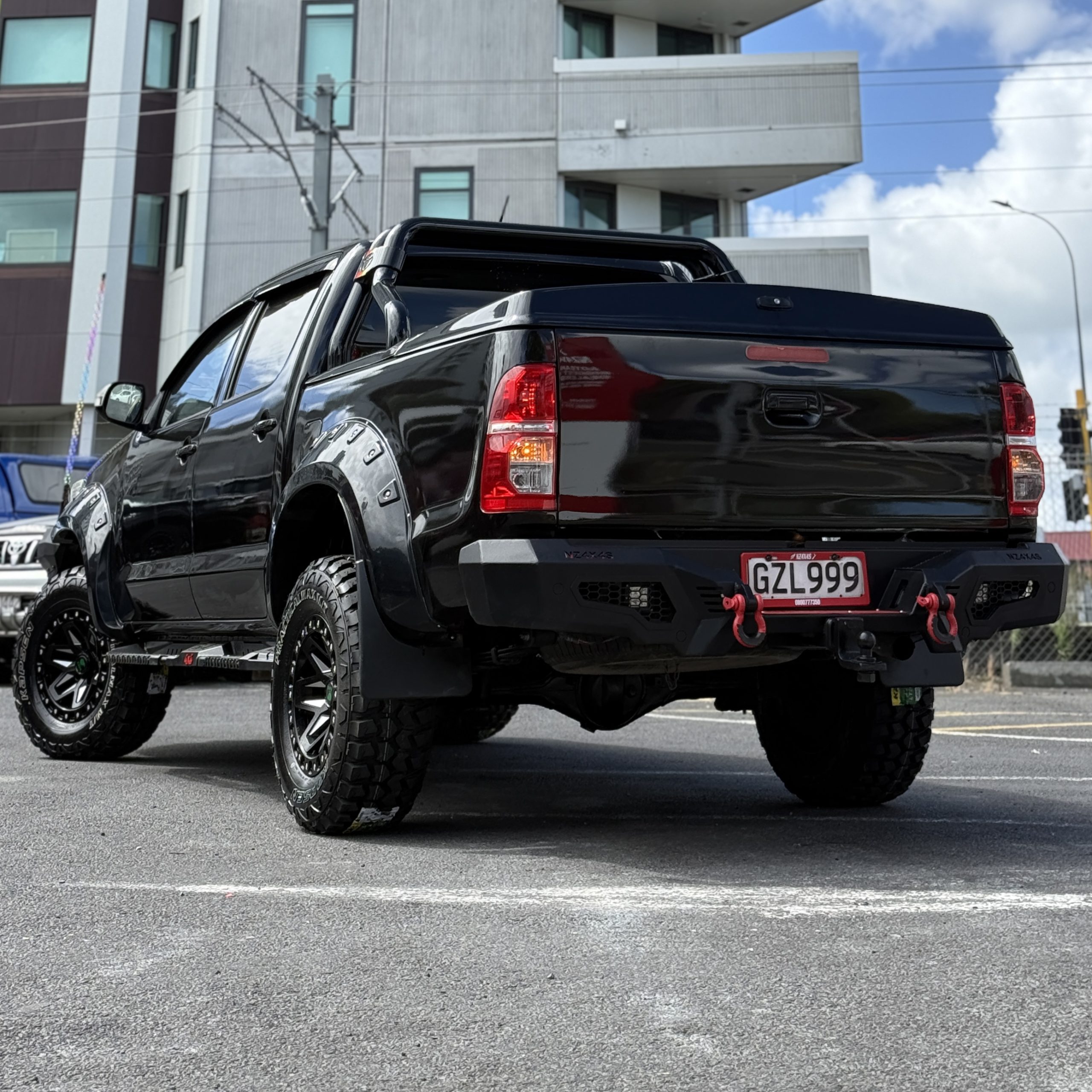 BLACK GUNNER LIFTED 4X4 Hilux Low Ks – NZ4X4S